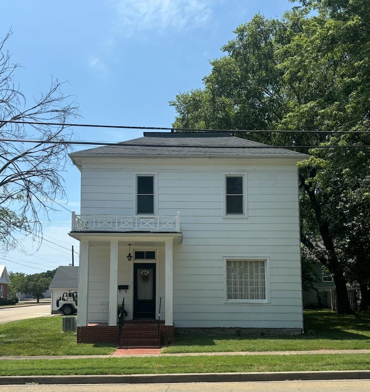 Come Stay At “The White House”walk Downtown - Farmington, MO