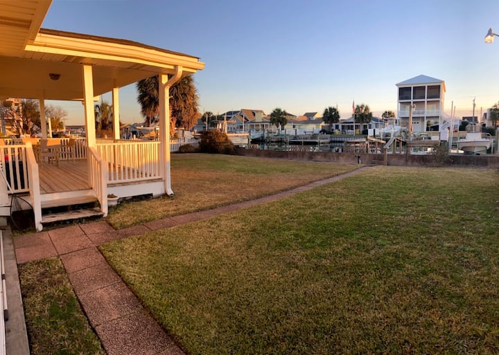 Cottage On The Canal - Atlantic Beach, NC