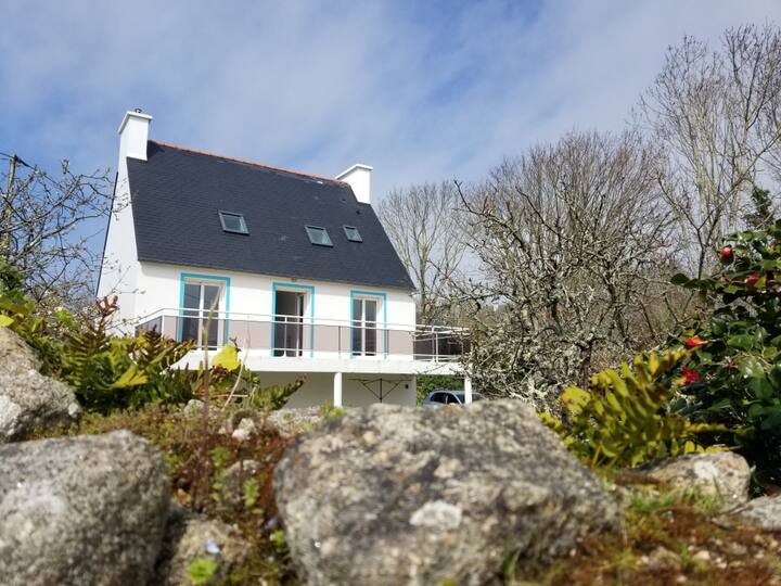 Maison Bord De Mer, Avec Jardin - Audierne