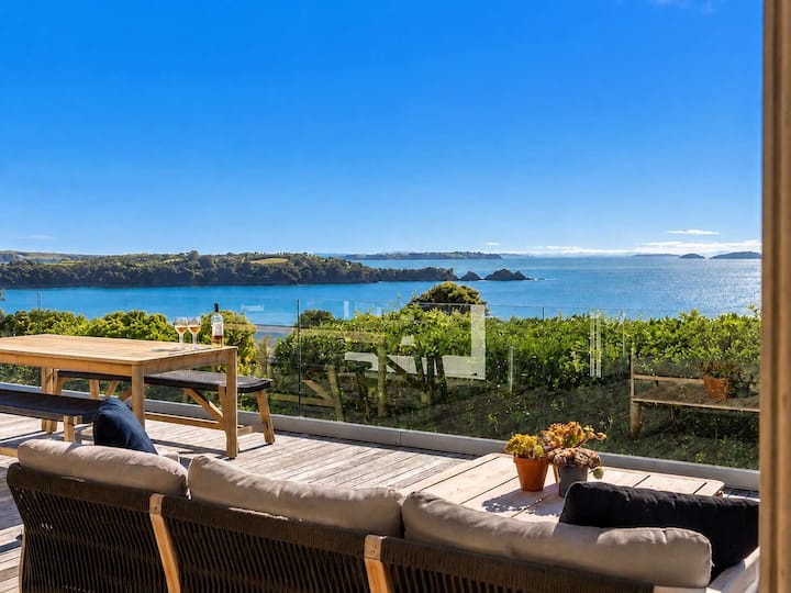 Island Escape - Sandy Bay Coastal Retreat - Waiheke Island