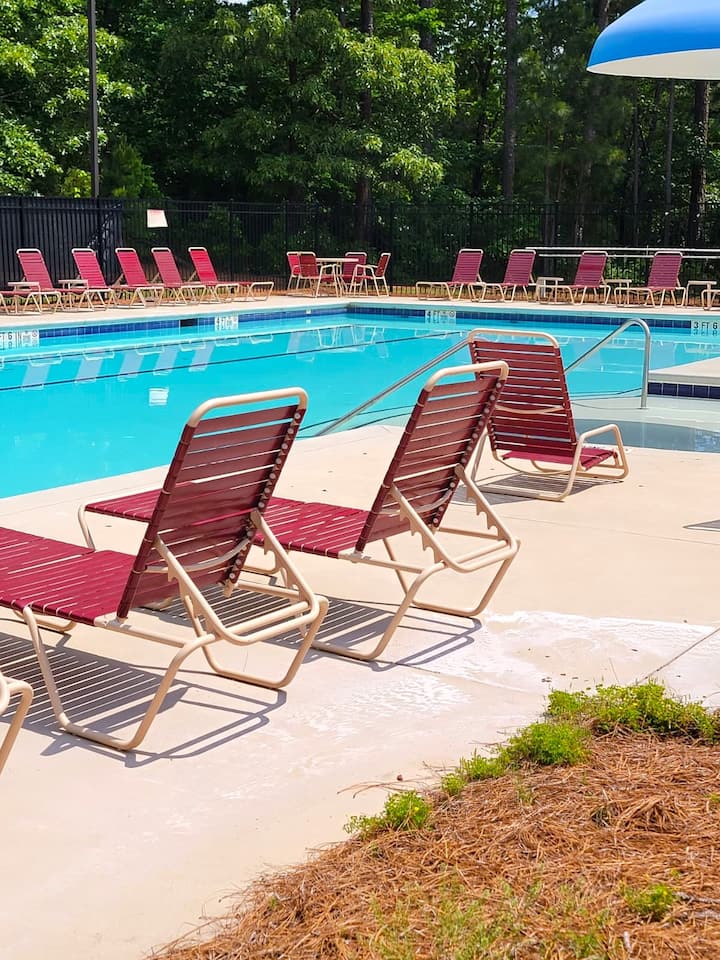 Stonecrest 4br Home | Fast Wi-fi + Parking - Lithonia, GA