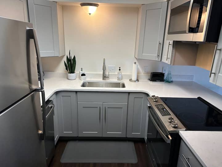 Clean And Comfortable 1 Bedroom Apartment - Roseburg, OR