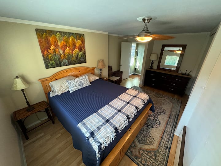 Newly Updated 2 Bedroom Craftsman With Large Patio - Point Defiance Zoo & Aquarium, Tacoma