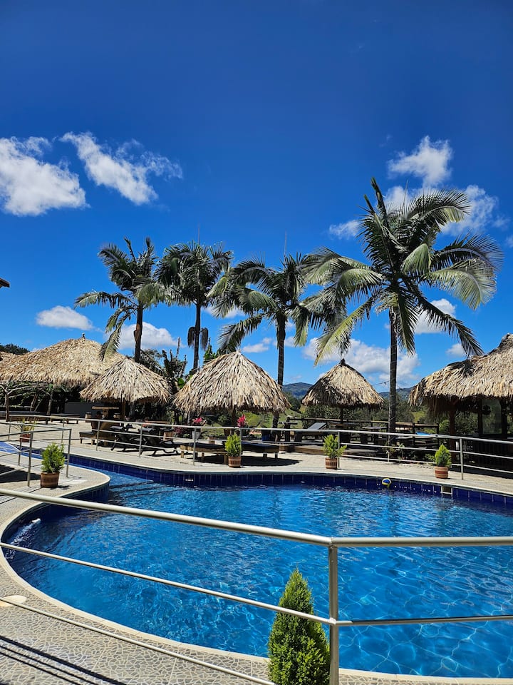 Cabaña Para Parejas Con Jacuzzi Privado. - Peñol