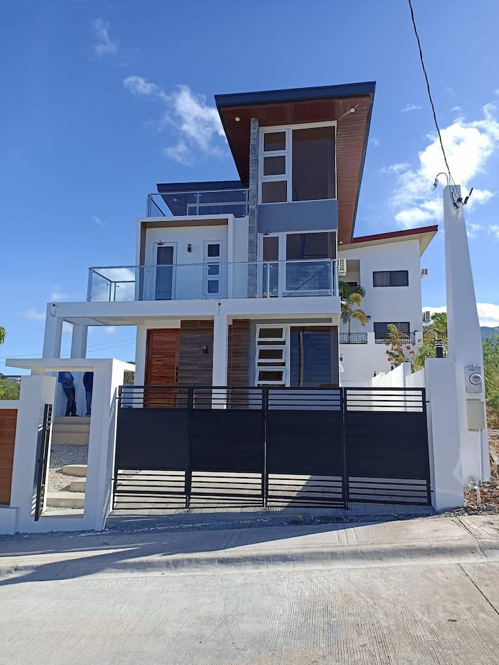 Casa Amores, Camaya Coast - Mariveles