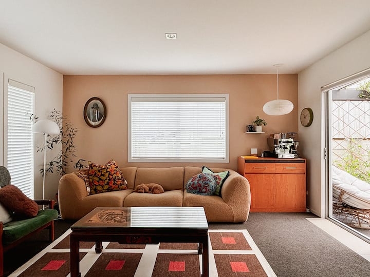 Spacious & Bright Raglan Home - Raglan