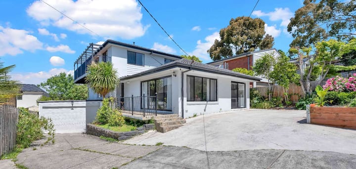 Glen Waverley 近商场|超大|全新|高端别墅度假房 - Box Hill