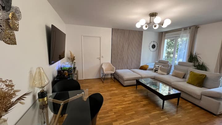 2 Chambres – Rer B 5 Min Paris Nord / Stade France - Saint-Denis, France