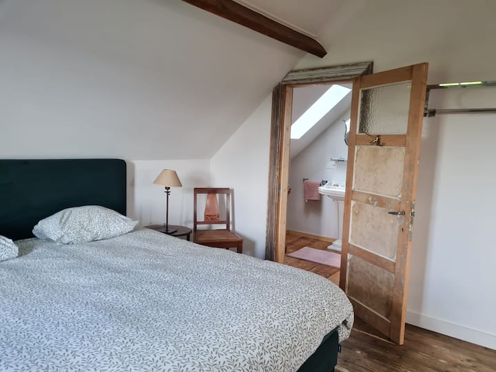 Chambre Avec Salle De Bain. - Schilde