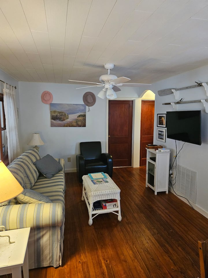 Cozy Cottage Near Everything. - Poverty Beach, NJ