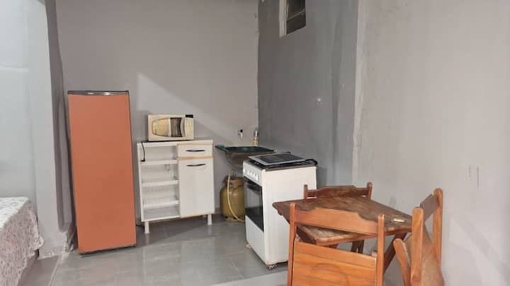 Kitnet Amarela Central Caxias Rj - Duque de Caxias