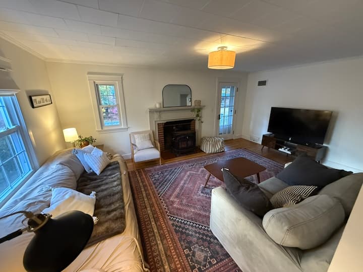 Cute 3 Bed Cape, Downtown Brunswick - Brunswick, ME