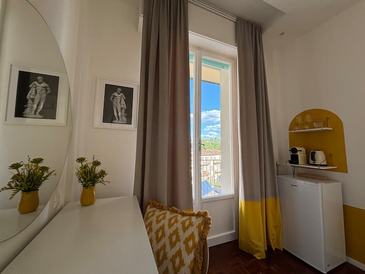 Oasis Room - Florence