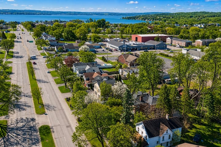 Walk To Town And Canandaigua Lake | Finger Lakes - Canandaigua, NY