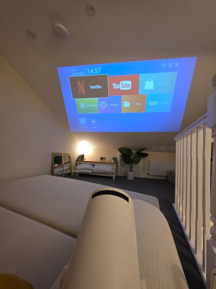 55%off Month: Sleeps 5 -7|business|contractor - London