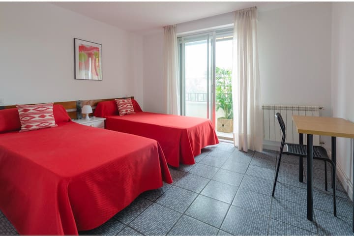 Habitación Doble Con Baño. Hostal - Majadahonda
