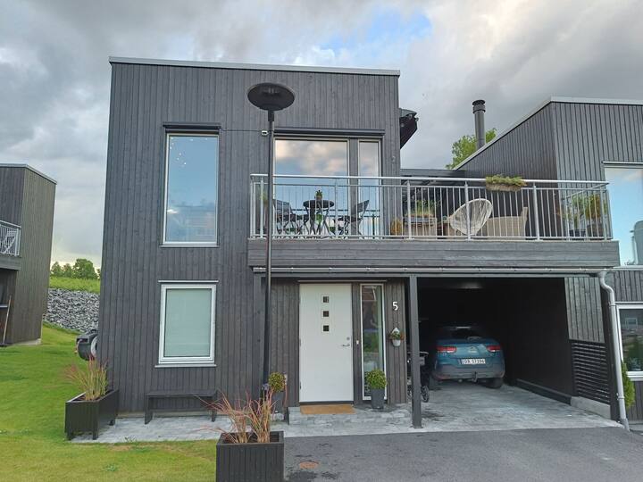 Moderne Hus På Toppen Av Gjøvik - Gjøvik