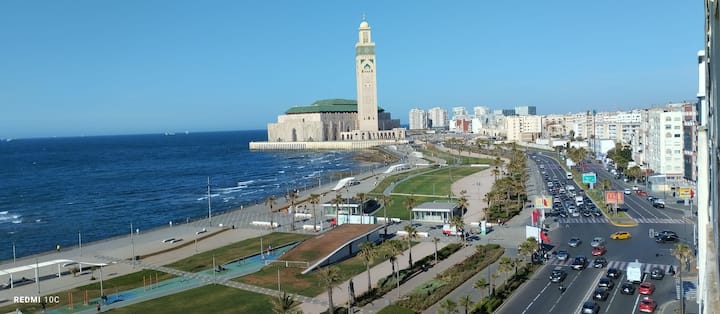 Spacious Beachfront Apartment - Casablanca