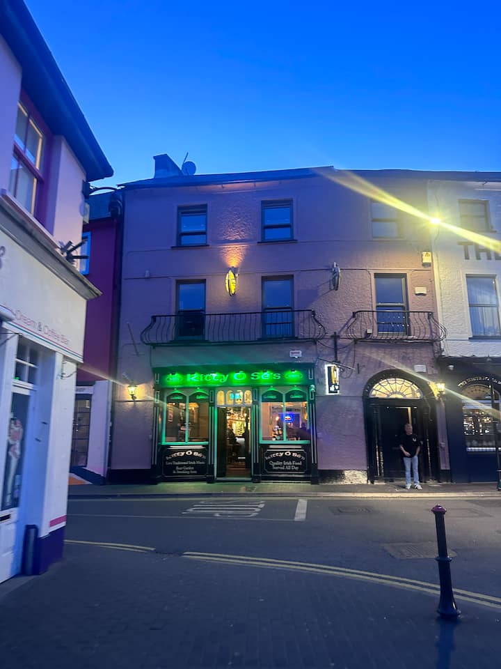 Number One - Room 6 - Kinsale