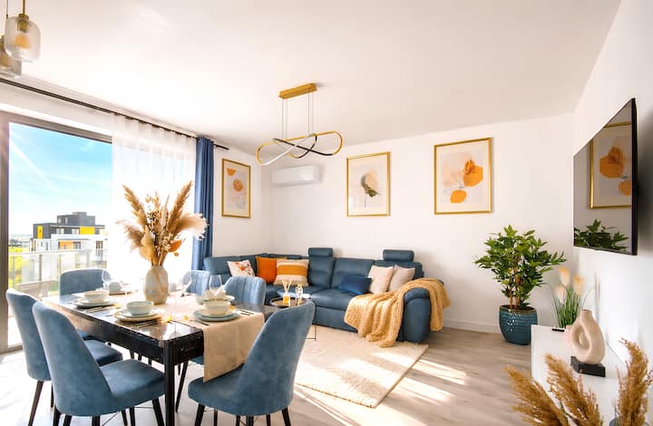 Luxury Apt /W Private Parking, King Bed, Balcony - Cluj-Napoca