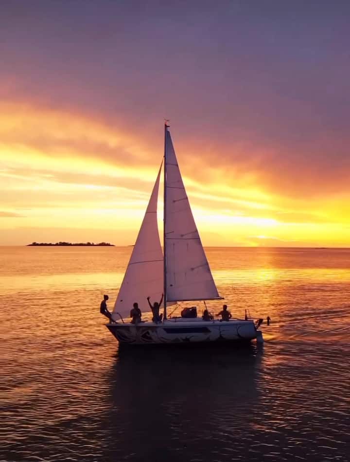 Perfect Vintage Sailboat In Marina Del Rey - Marina del Rey, CA