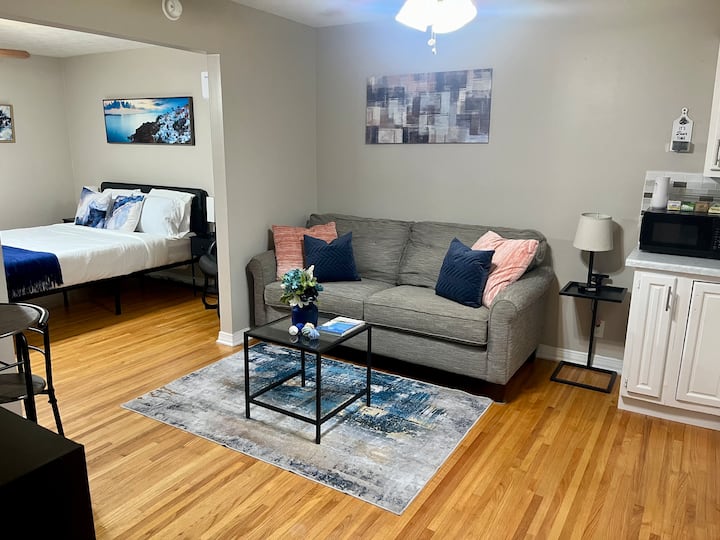 Lakeside Guest Getaway - Self Check-in - Orange Park