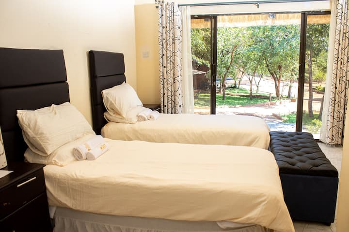 Tapiwa Standard Room - Victoria Falls