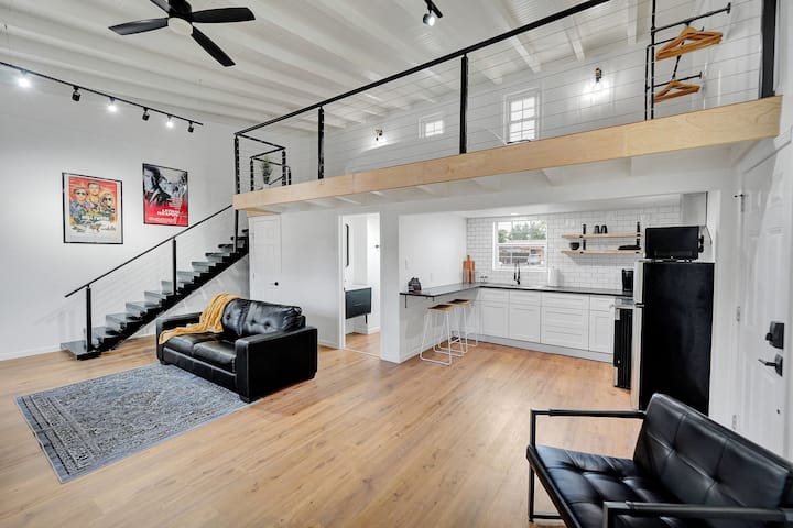 The Modern Midland Loft - Midland, TX