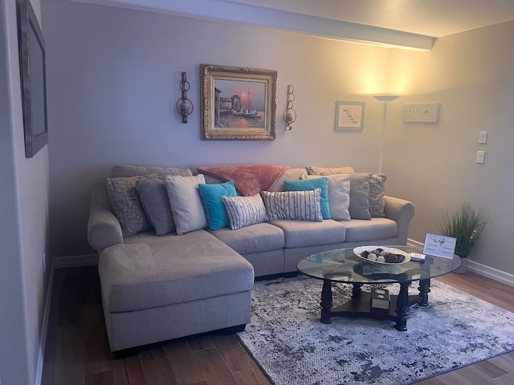 Fully Equipped Condo | Comfort Meets Convenience - Bakersfield, CA