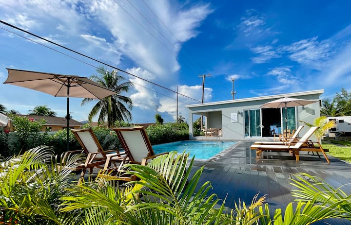 Oasis Studio Haven: Minutes To Beach + Serene Pool - Nassau