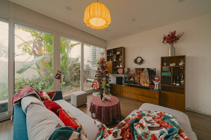 Cozy Xmas* Big Group*hanoitrainstation - Hanoi