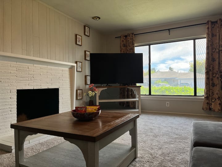 3 Beds Suite W/on-site Parking. Close To Downtown. - Sacramento, CA