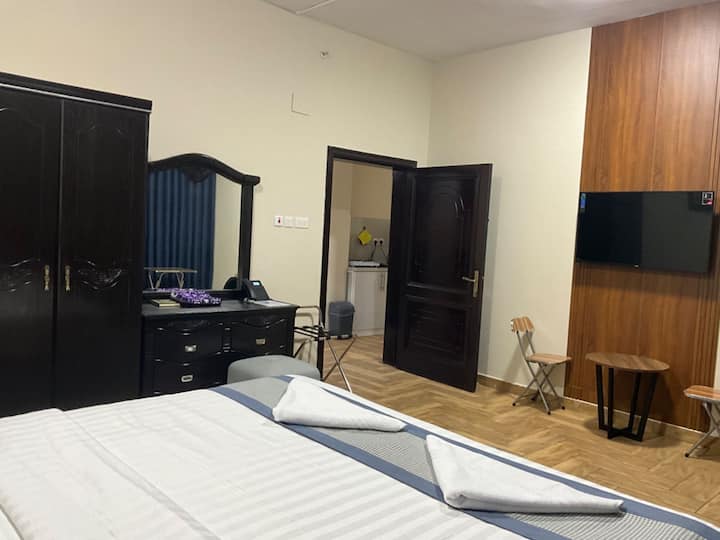 اجنحه البيداء فرع السلام - Medina