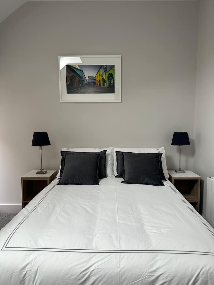 Number One - Room 4 - Kinsale