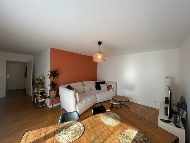 Appartement Cosy 66m2 Avec Balcon - 생드니