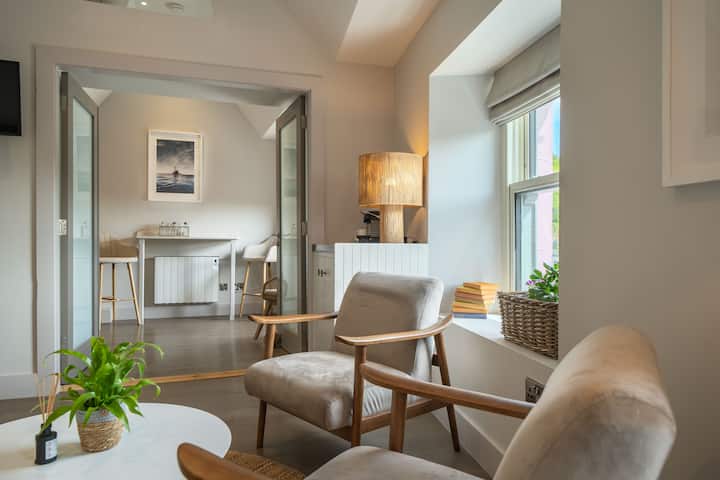 Number One - Room 6 - Kinsale