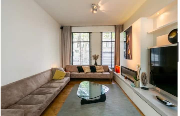 Diamond District 4bdr Villa + Private Parking - Anvers
