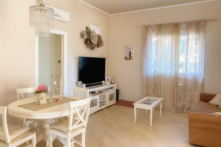 Lacasadilillo, Versilia 
Centro Tonfano 250m Mare - Marina di Pietrasanta