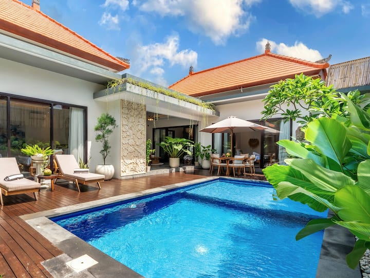 Villa Taj Tropical 3br Pool Villa Private & Quiet - Kuta