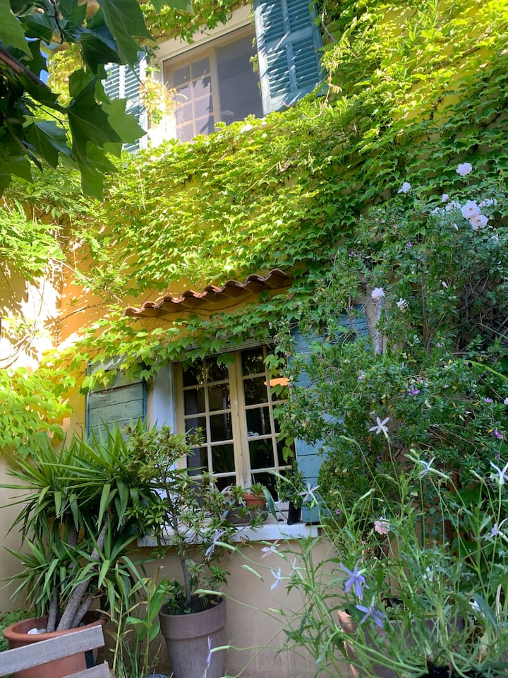 One More Hidden Gem By The Sea - Saint-Cyr-sur-Mer