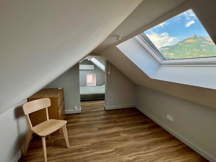 Appartement Rénové Climatisé, Lumineux, Calme, Vue - Chambéry
