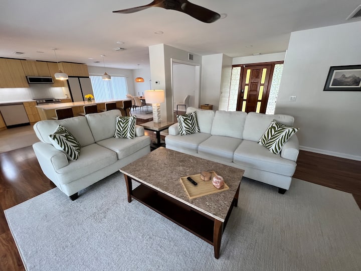 Pool & Palm Oasis - St. Petersburg, FL