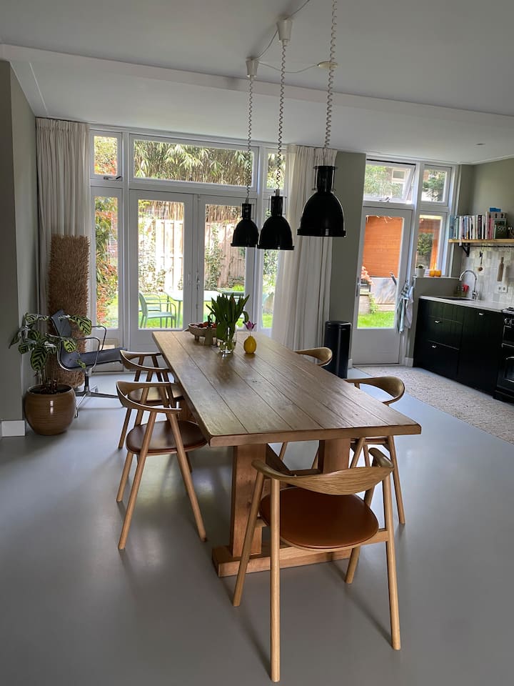 Familiewoning Met Zonnige Tuin In Amsterdam - Amsterdam