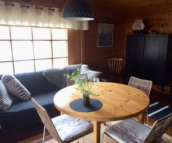 Pieni, Tunnelmallinen Saunamökki Meren Rannalla - Kustavi