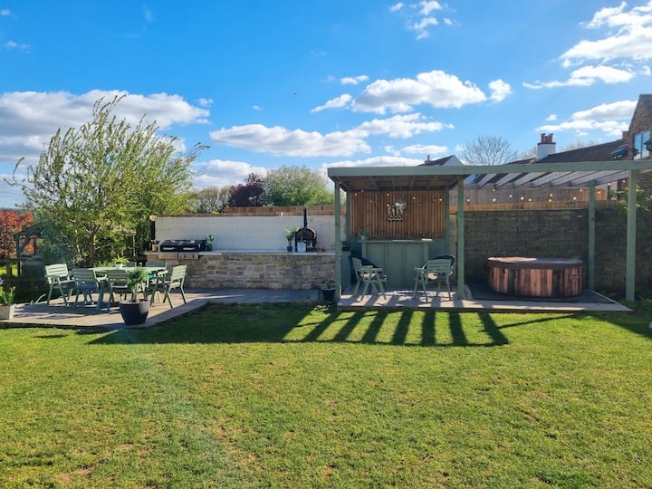 Fabulous Family Home - Melksham