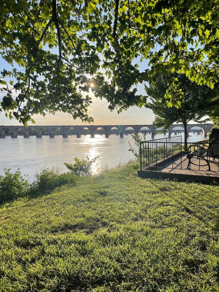 Shipoke Riverfront! 2 Suites & Free Parking - Harrisburg, PA