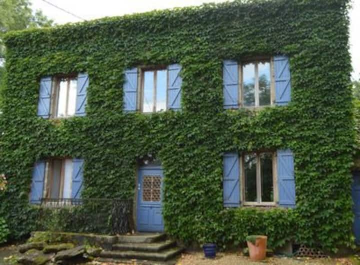 En-suite Rooms In Rural French Farmhouse - Bessines-sur-Gartempe
