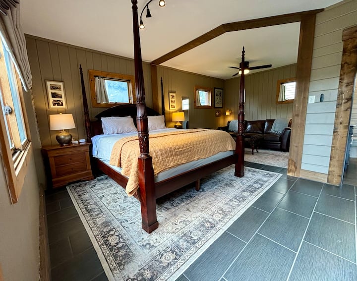 Master Suite On Main Street - Gunnison, CO