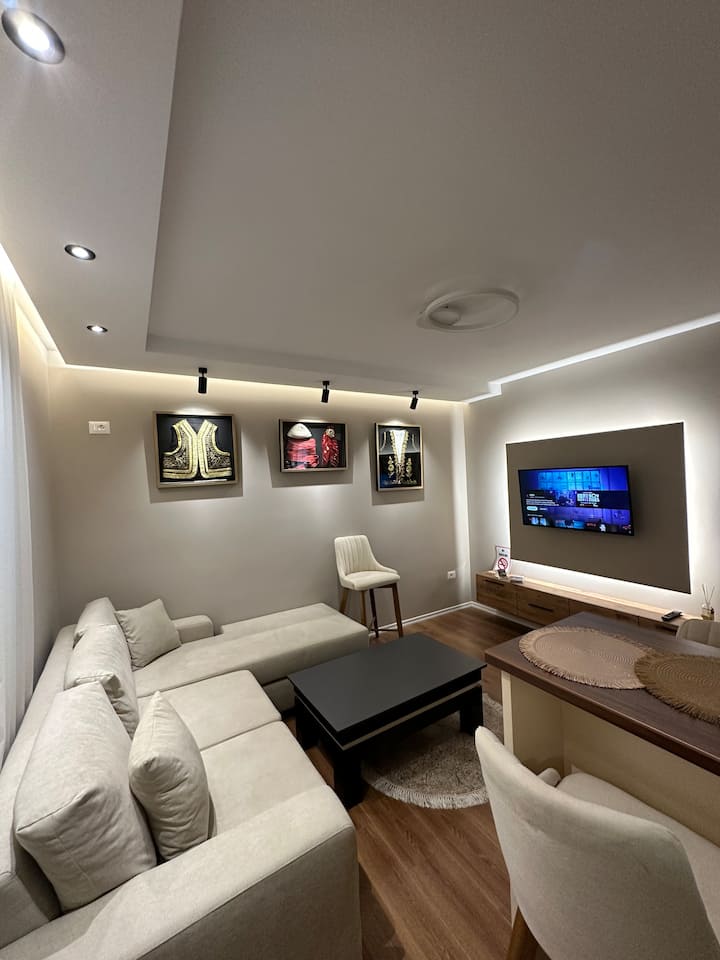 Luxury Center Apartments - Tirana