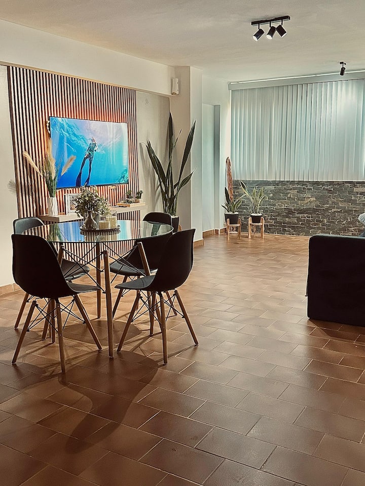 Lechería Con Vista Al Mar - Venezuela